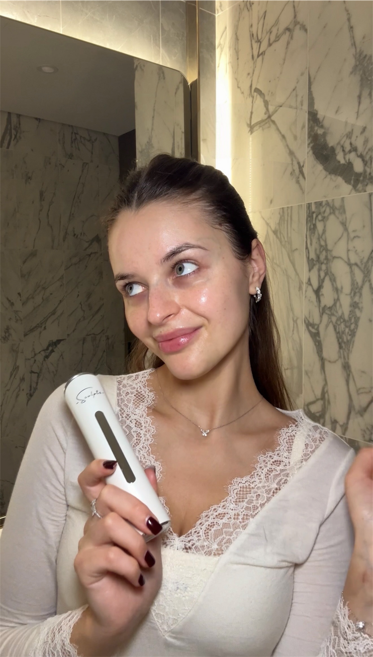 Sculpté Pro Facial – At-Home EMS & RF Facial Lifting Device | UAE and GCC